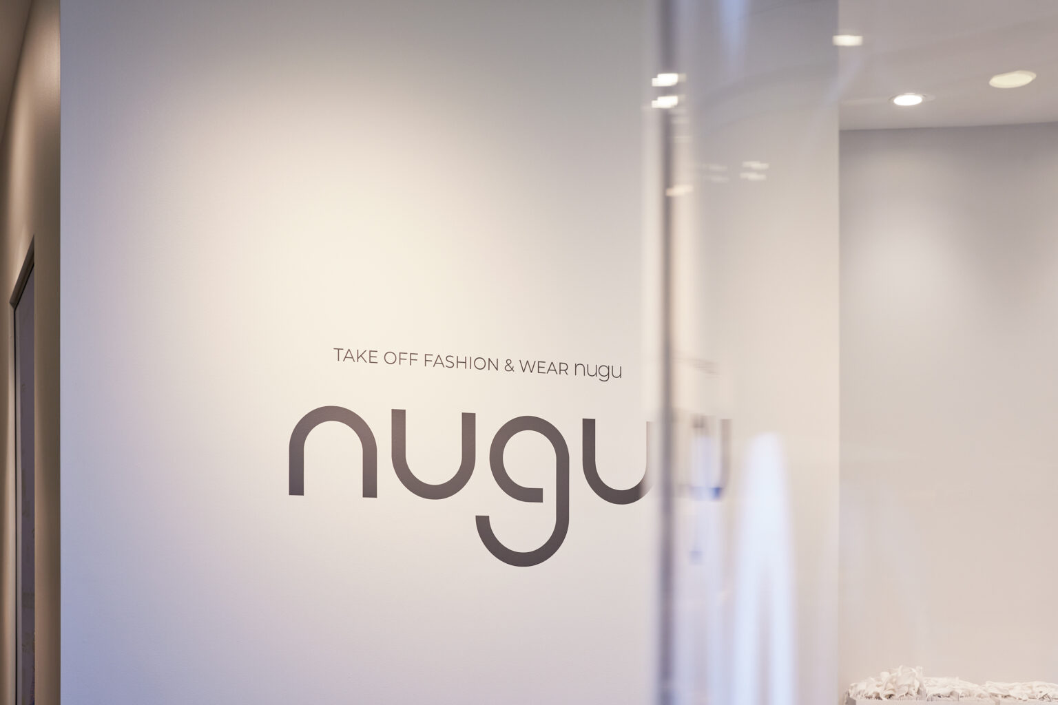 Z世代注目、韓国発人気ブランド「nugu（ヌグ）」日本1号店がルミネエスト新宿にオープン ティーンたちのフォトスポットにも - ニコラネット｜nicola オフィシャルサイト