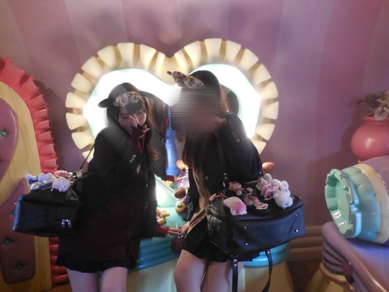 【ミアンのトレンドDiary】-DAY5-〈制服ディズニー〉ディズニー・パルパルーザ第1弾ミニーのファンダーランドに行ってきたよー💕 - ニコラネット｜nicola オフィシャルサイト