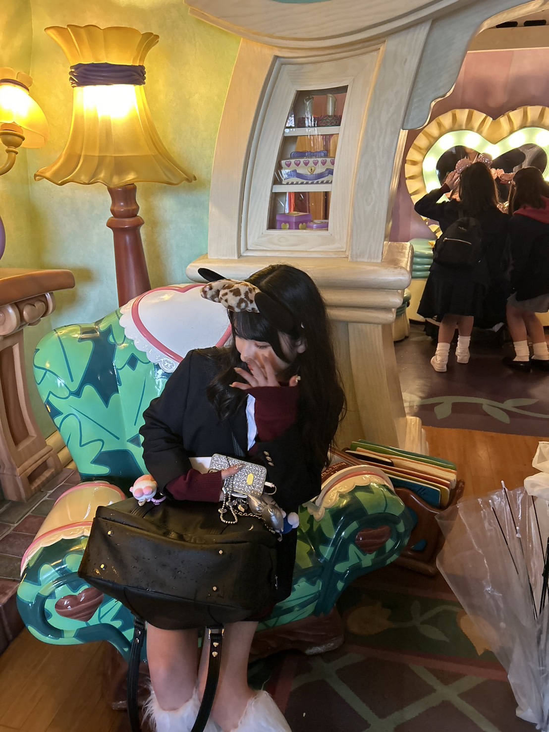 【ミアンのトレンドDiary】-DAY5-〈制服ディズニー〉ディズニー・パルパルーザ第1弾ミニーのファンダーランドに行ってきたよー💕 - ニコラネット｜nicola オフィシャルサイト