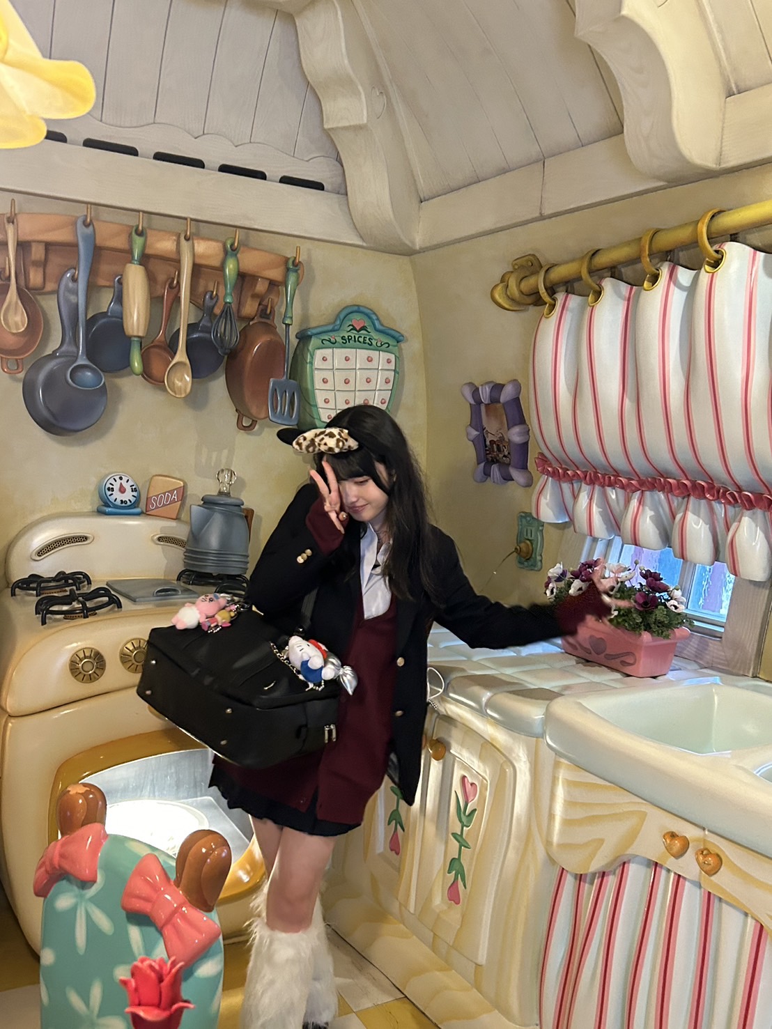 【ミアンのトレンドDiary】-DAY5-〈制服ディズニー〉ディズニー・パルパルーザ第1弾ミニーのファンダーランドに行ってきたよー💕 - ニコラネット｜nicola オフィシャルサイト