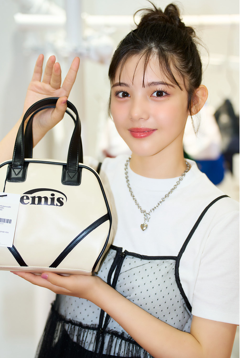 【トレンド韓国ブランド】大人気〈emis〉のPOP UPにコハナ・ミユウ・ソノマが潜入！ - ニコラネット｜nicola オフィシャルサイト