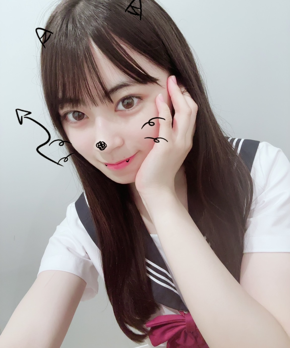 高校生は制服ポケットに何を入れてる？現役JKモデルの学校必需品紹介！！ - ニコラネット｜nicola オフィシャルサイト